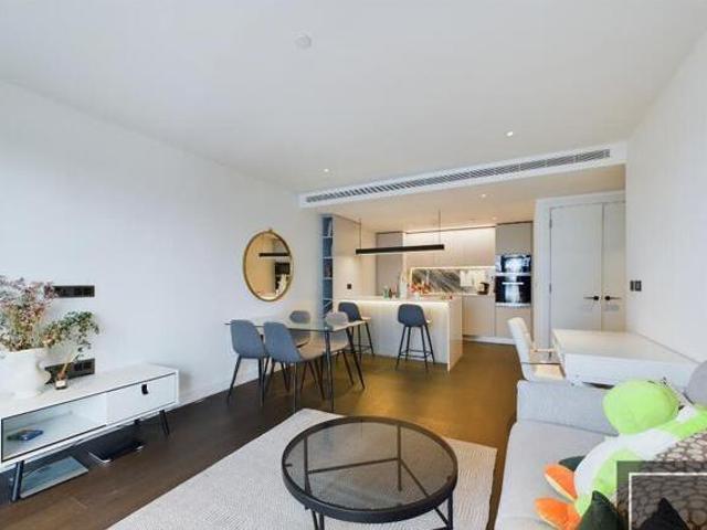 Fountain Park Way, London, 2 Bedroom Flat