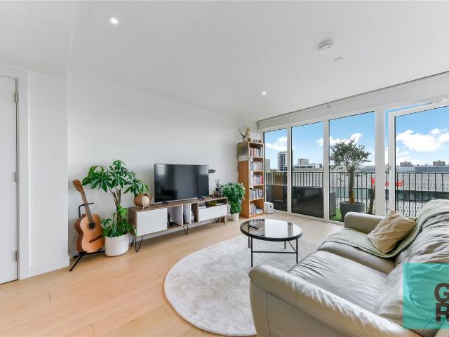 Fountain Park Way, London, White City Living W12, 2 bed flat to rent, £4,500 pcm | PrimeLocation