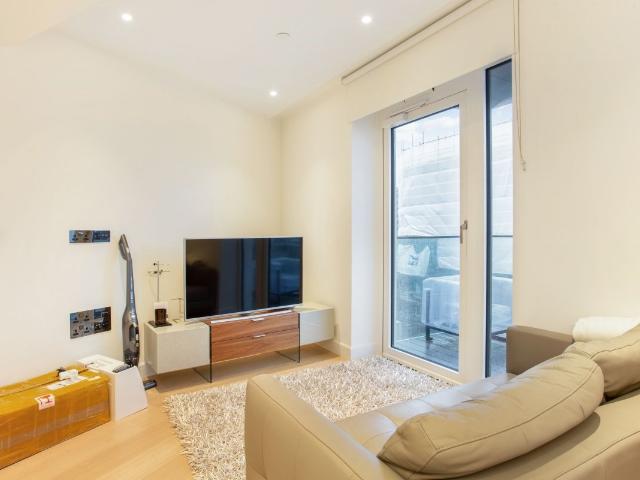 Fountain Park Way, London W12, 1 bed flat to rent, £2,600 pcm | PrimeLocation