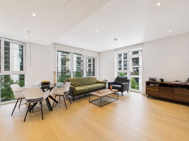Fountain Park Way, London W12 2 bed apartment to rent £4,000 pcm £923 pw
