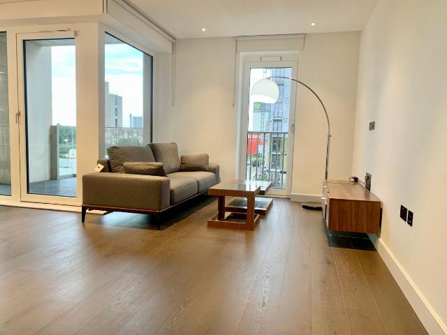 Fountain Park Way, London W12, 2 bed flat to rent, £4,008 pcm | PrimeLocation