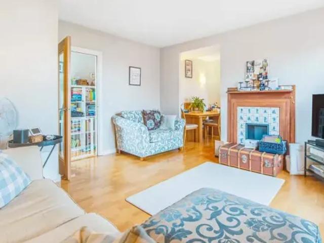 Fountain Park Way, London, W12 7JT, United Kingdom | 2 bed apartment for rent #122405967 | Rentberry