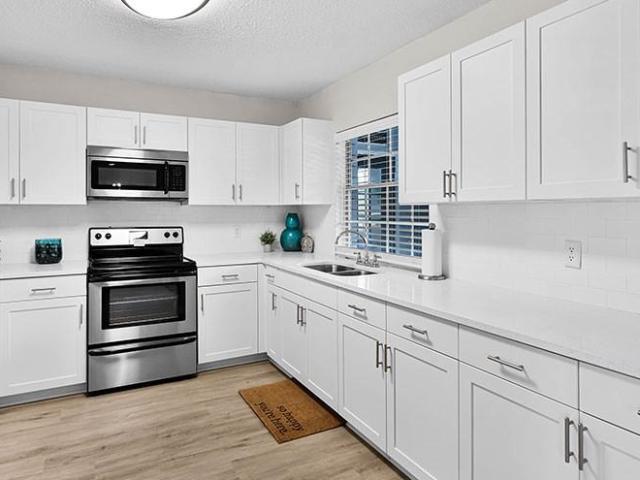 Fountain Square Apartments 2 Bedroom Apartment for Rent at 225 E Edgewood Dr, Lakeland, FL 33803 Edgewood