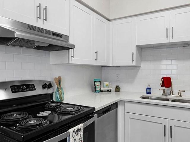 Fountain Square Apartments 2 Bedroom Apartment for Rent at 225 E Edgewood Dr, Lakeland, FL 33803 Edgewood
