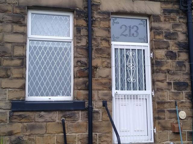 Fountain Street, Leeds LS27, 2 bed terraced house to rent, £895 pcm | PrimeLocation