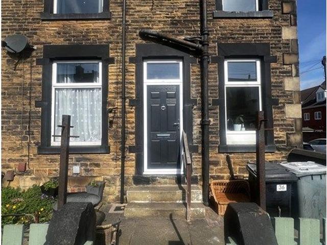Fountain Street, Morley, Leeds LS27, 2 bed end terrace house to rent, £850 pcm | PrimeLocation