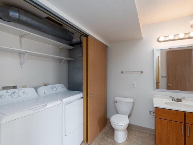 Fountains Apartments 2 Bedroom Apartment for Rent at 5101 Hawthorne Dr, West Des Moines, IA 50265