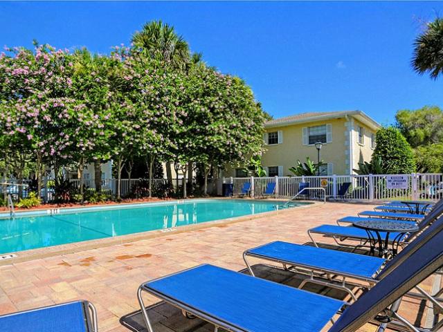 Fountains of Largo 2 Bedroom Apartment for Rent at 13125 Wilcox Rd, Largo, FL 33774