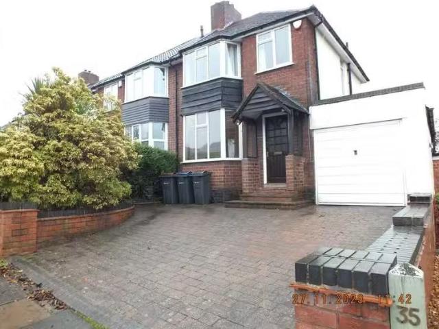 Four Oaks Common Road, Sutton Coldfield 3 bed semi detached ho.