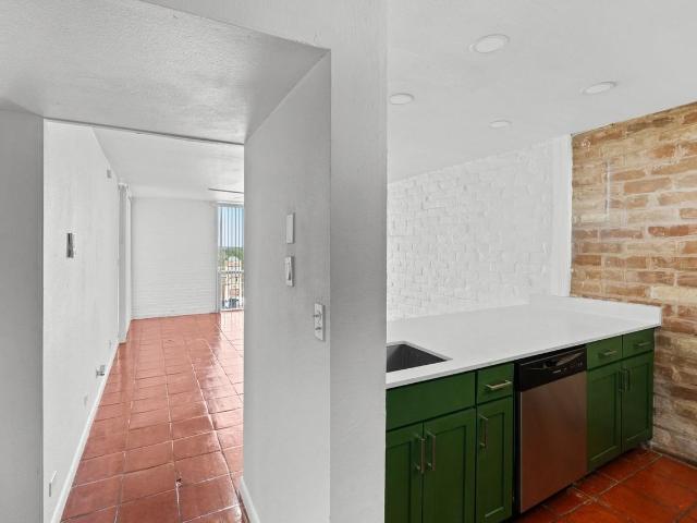 Four Oaks Apartments 1 Bedroom Apartment for Rent at 1103 Harry Wurzbach Rd, San Antonio, TX 78209
