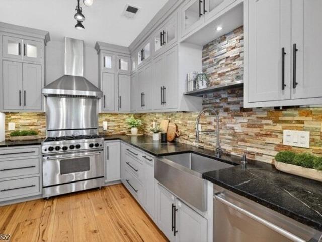 Four Oaks Rd, Bedminster Twp, Condo For Sale