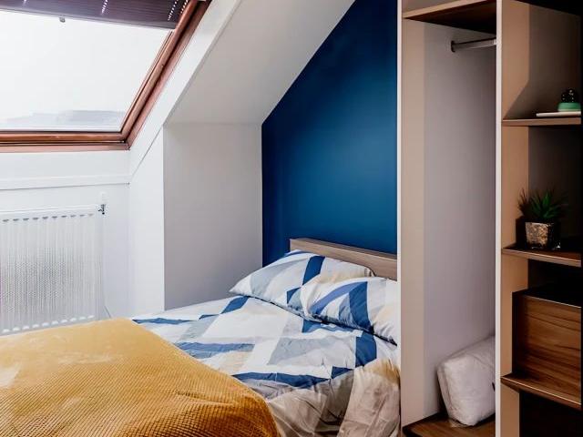 Four bed bronze