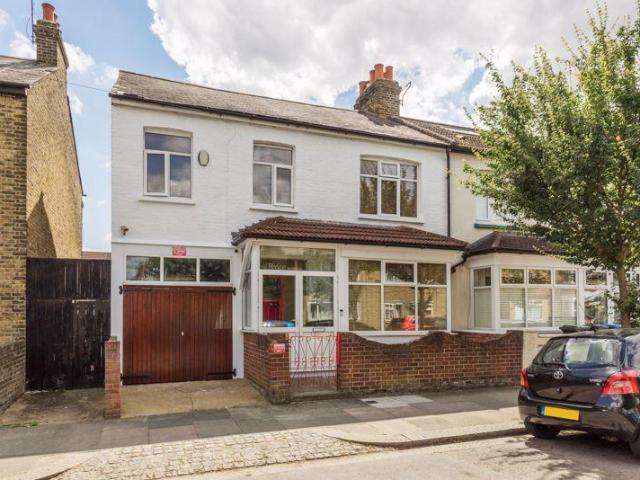 Four Bed House to Rent 4 bed end of terrace house to rent £2,800 pcm £646 pw