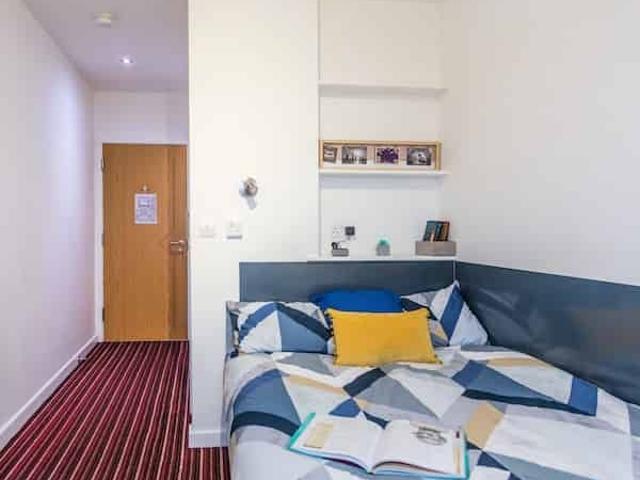 Four Bed Silver