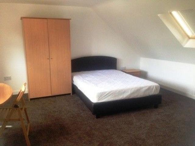 FOUR BEDROOM 2 BATHROOMS NEWLY REFURBISHED 5 MINS FROM BCU £75 P/W.