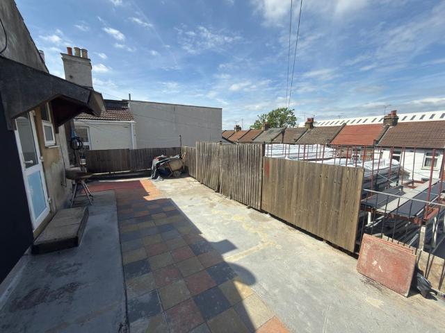 Four bedroom flat close to Ilford station £2400 PCM