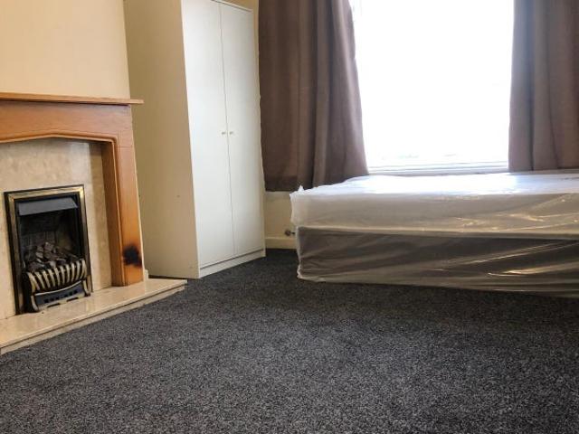 Four Bedroom House, BS16