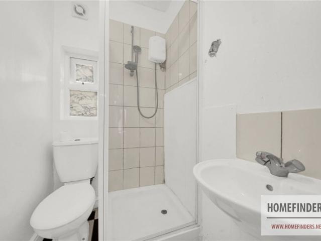 Four bedroom house in the heart of Plaistow