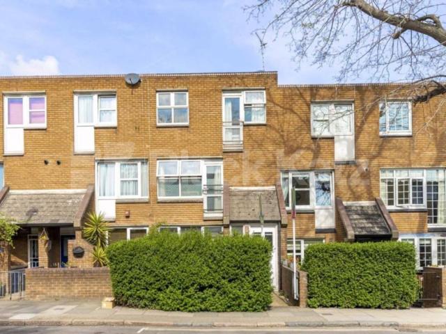 four bedroom house just off Caledonian Road set over three floors