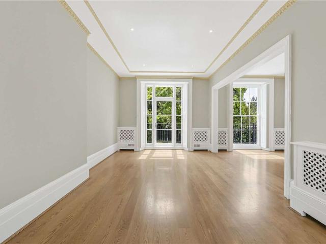 Four bedroom low build house on the Norfolk Road