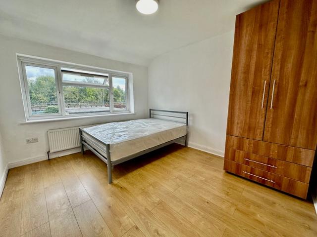 FOUR Bedroom TWO Bath Luxury House Perivale