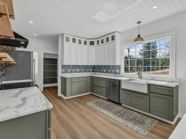 Four Rod Rd, Warren, Home For Sale