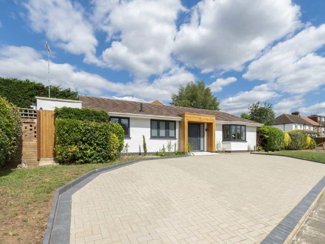 Four Wents, Cobham KT11, 3 bed bungalow to rent, £4,400 pcm | PrimeLocation