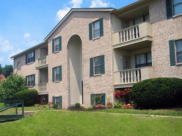 Four Worlds Apartments 1 Bedroom, 1 Bath