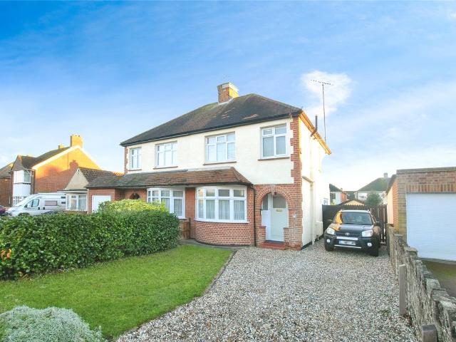 Fourth Avenue, Chelmsford, Essex CM1, 3 bed detached house to rent, £1,895 pcm | PrimeLocation