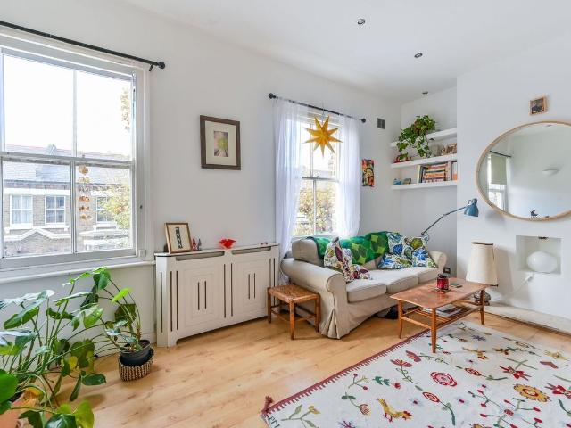 Fourth Avenue, Queen's Park, London W10, 1 bed flat to rent, £2,384 pcm | PrimeLocation