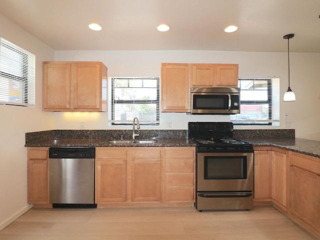 Fourth Avenue 3 Bedroom Apartment for Rent at 2202 4th Ave, San Diego, CA 92101 Park West