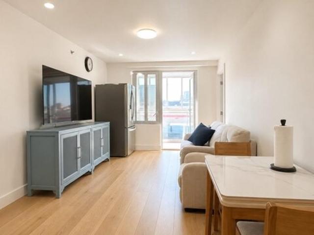 Fowler Ave Apt C, Flushing, Condo For Sale