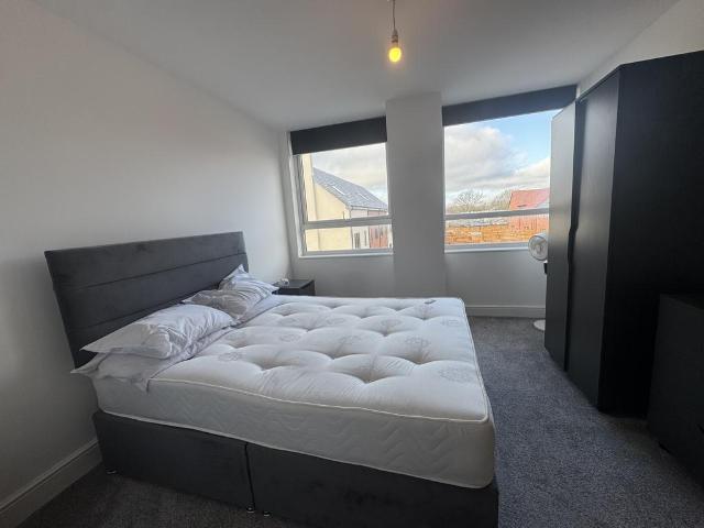 Fowler Road, AYLESBURY 2 bed flat to rent £1,395 pcm £322 pw