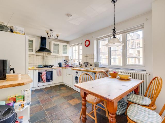 Fownes Street, London SW11, 1 bed terraced house to rent, £3,200 pcm | PrimeLocation