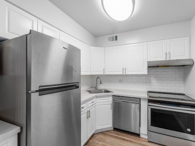 Foxwood Apartments 2 Bedroom Apartment for Rent at 15 Fox Hall, Newark, DE 19711