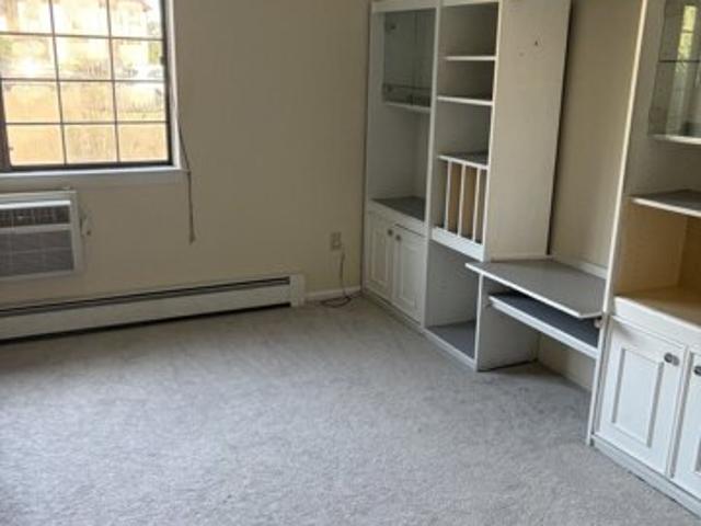 Foxwood Ln Unit,milford, Condo For Sale