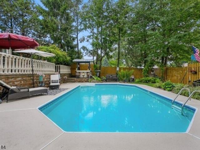Foxwood Rd, Union Twp, Home For Sale