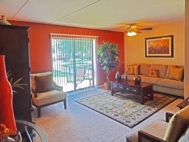Fox Chase Fox Crest