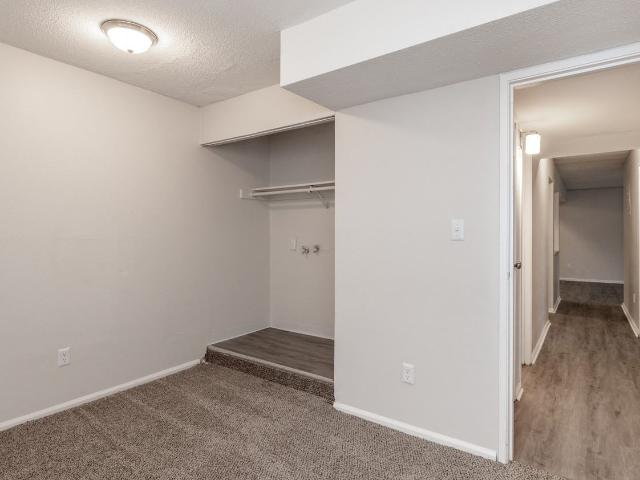 Fox Creek Apartments 3 Bedroom Apartment for Rent at 2312 Victoria Dr, Kansas City, KS 66106 Argentine