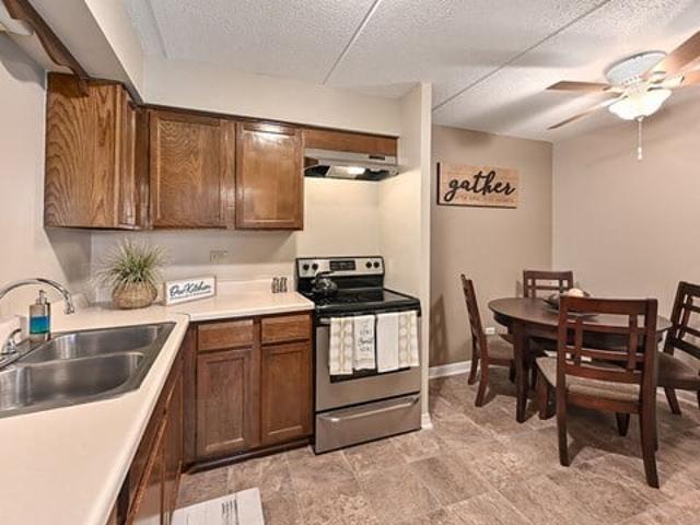 Fox Crest Fox Chase