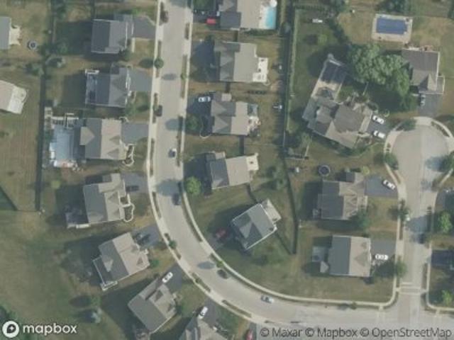 Fox Glen Dr E