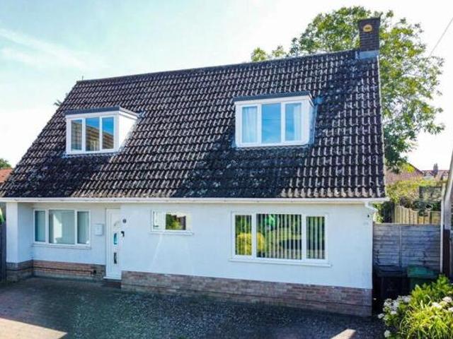 Fox Grove, East Harling, 4 Bedroom Chalet