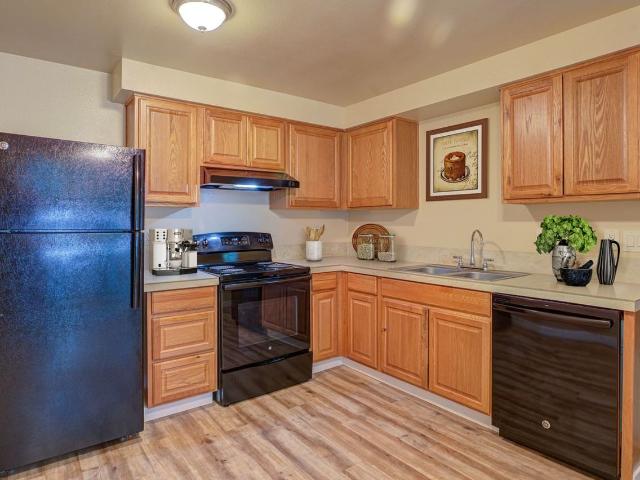 FOX HOLLOW APARTMENTS 2 Bedroom Apartment for Rent at 4892 Liberty Rd S, Salem, OR 97306 Sunnyslope