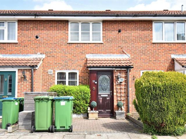 Fox Hollow Drive, Bexleyheath DA7 3 bed terraced house to rent £1,950 pcm £450 pw