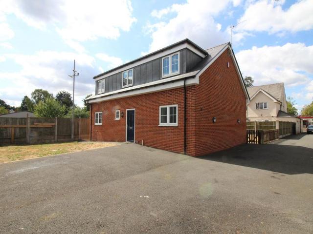 Fox Hollies Road, Acocks Green. 4 bed detached house to rent £1,950 pcm £450 pw