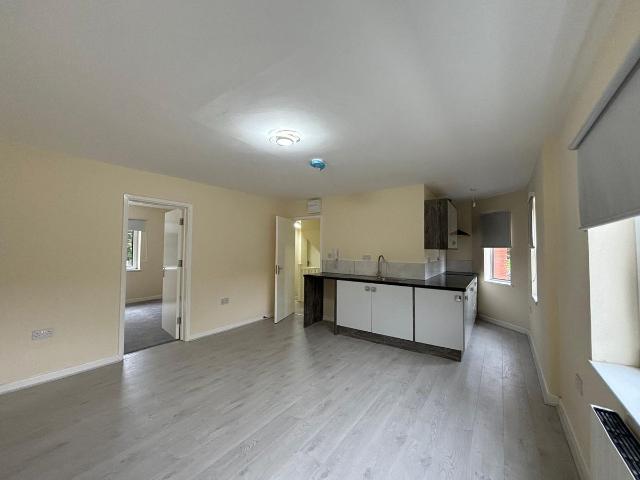 Fox Hollies Road, Acocks Green, Birmingham B27, 1 bed flat to rent, £899 pcm | PrimeLocation