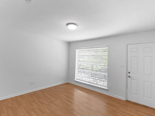 Fox Hall 1 Bedroom Apartment for Rent at 1613 13th Ave S, Birmingham, AL 35205 Five Points South