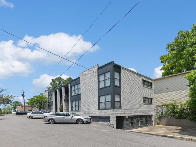 Fox Hall 2 Bedroom Apartment for Rent at 1613 13th Ave S, Birmingham, AL 35205 Five Points South