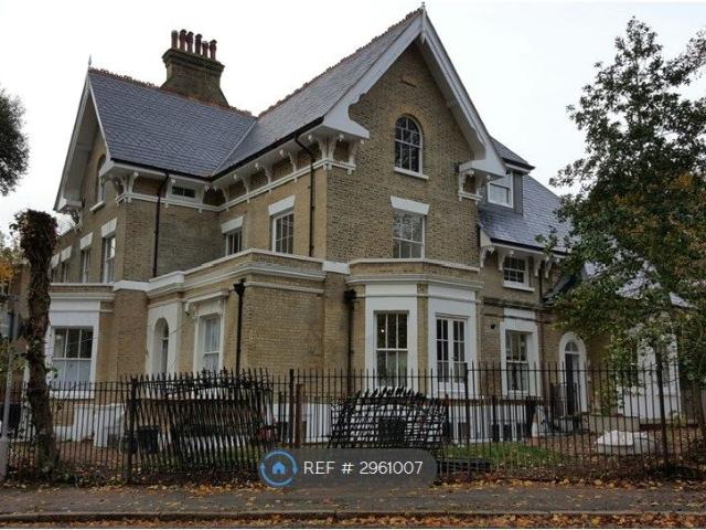 Fox Hill, London SE19, 3 bed flat to rent, £2,700 pcm | PrimeLocation