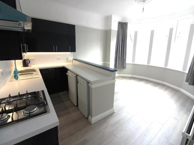 Fox Lane, London N13, 1 bed flat to rent, £1,450 pcm | PrimeLocation